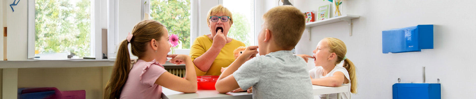 What Does a Speech Therapist Do - Speech Pathologist - SLP